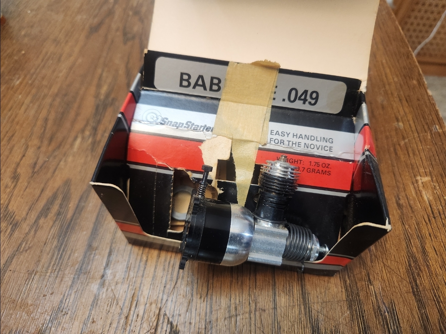 Cox Baby Bee .049 in box, extended tank | J&H Aerospace